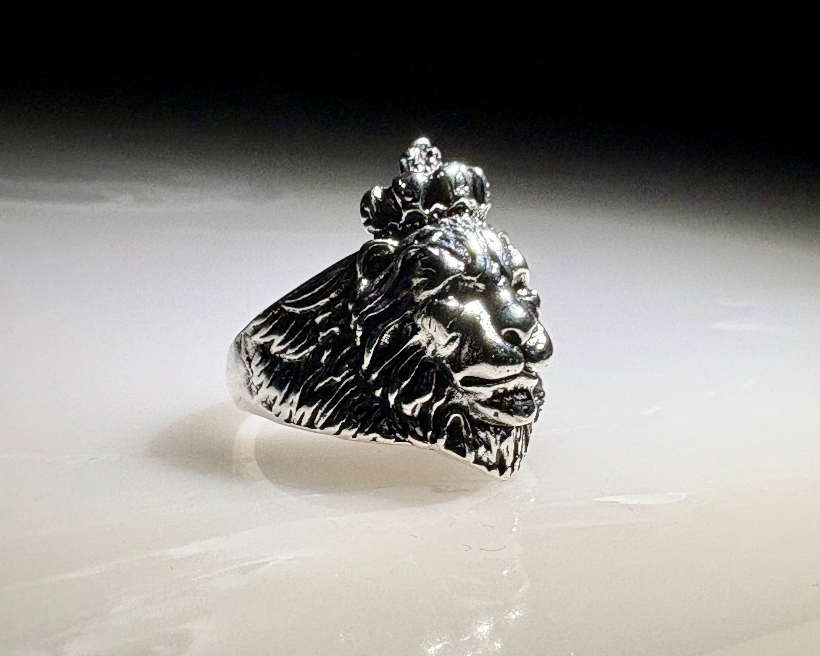 Alpha throne ring (Limited edition) – Gonzo
